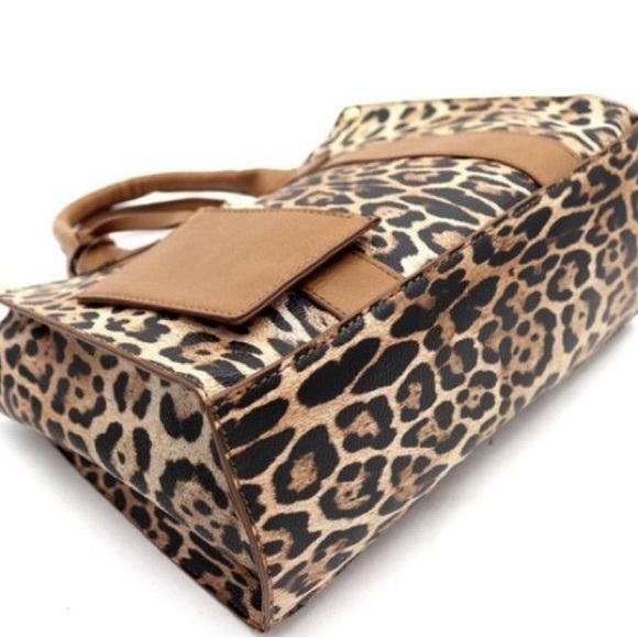 Bags | Leopard Print Tote Bag | Poshmark